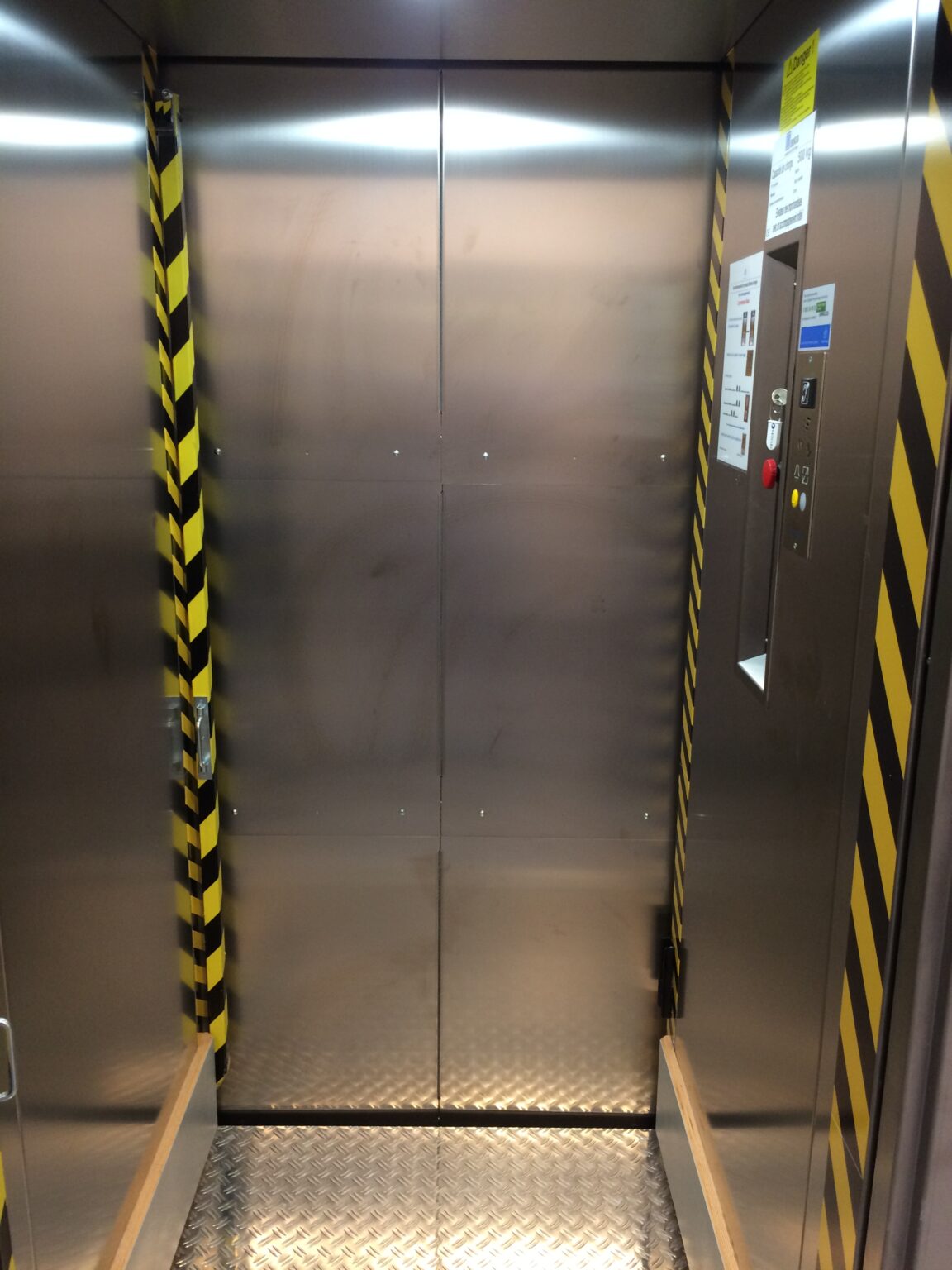 Monte-charges : un ascenseur de chargement de qualité française