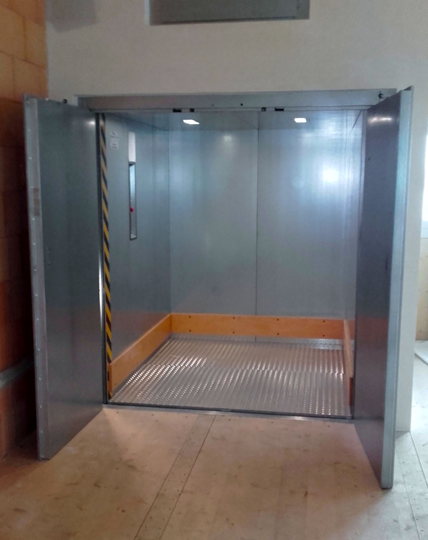 Monte-charges : un ascenseur de chargement de qualité française